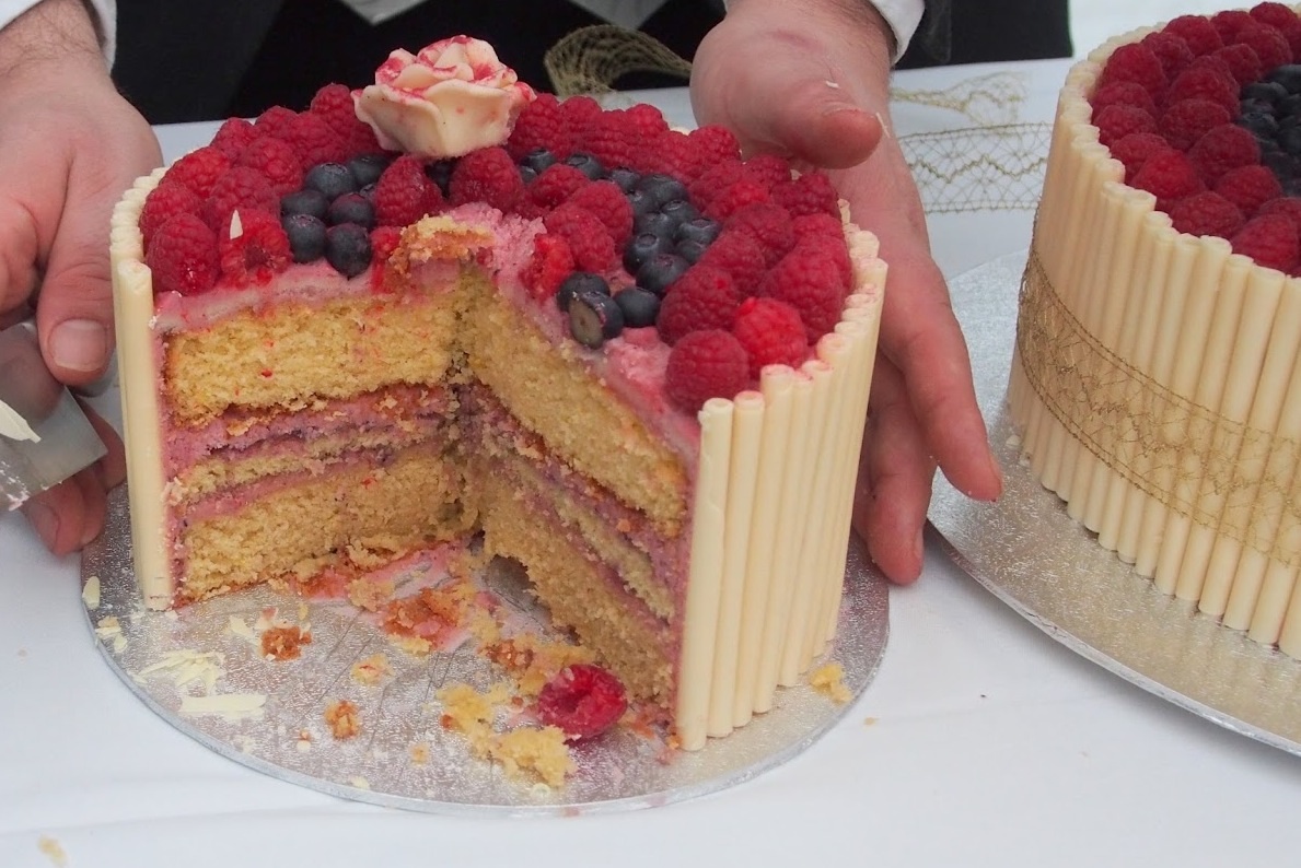 Raspberry and white chocolate Wedding Cake – Phil's Home Kitchen