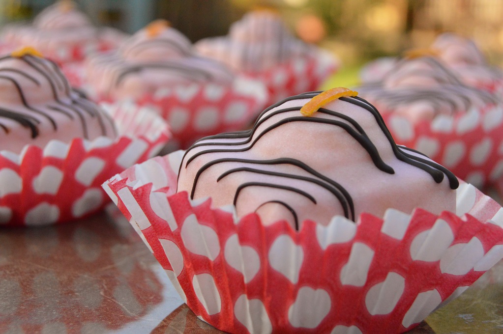 Blackcurrant and mint fondant fancies – Phil's Home Kitchen
